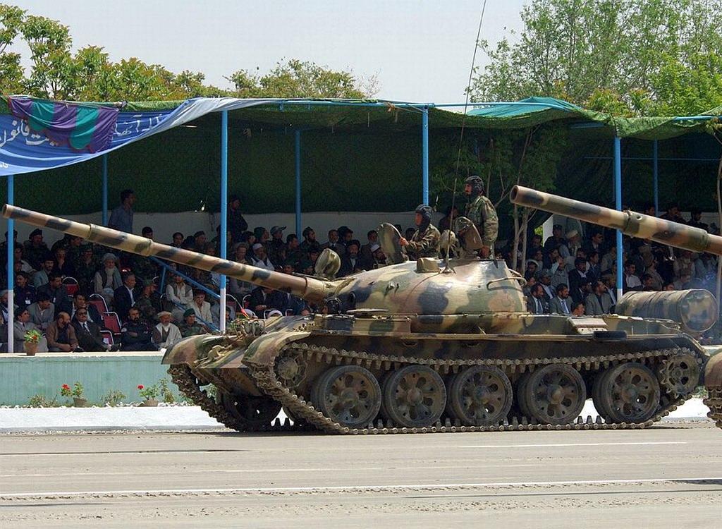 【坦克型号盘点系列】T-62系主战坦克及其底盘的其他衍生车型盘点 - 哔哩哔哩