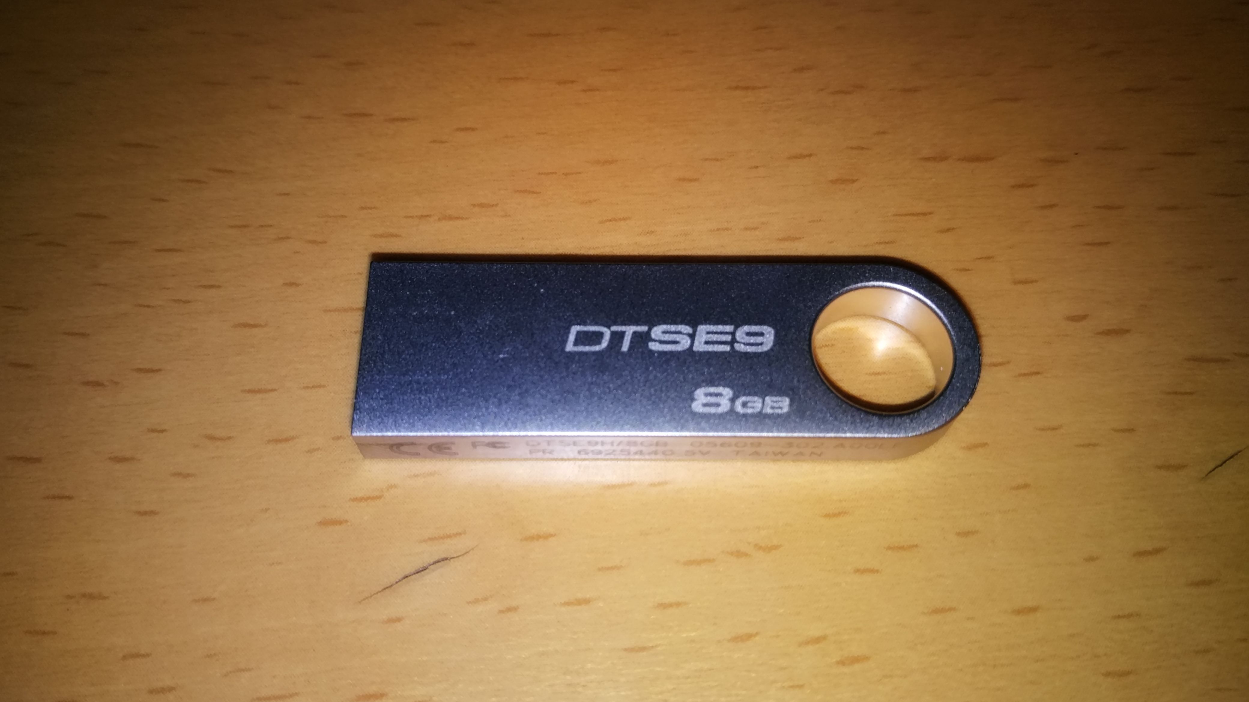 金士顿U盘DTSE9系列8GB【05609-302.A00LF】评测数据 - 哔哩哔哩