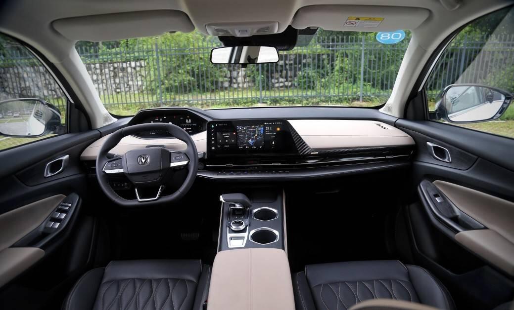 不偏科的优等生，第二代CS55PLUS驾到，售价10.69万元起 - 哔哩哔哩