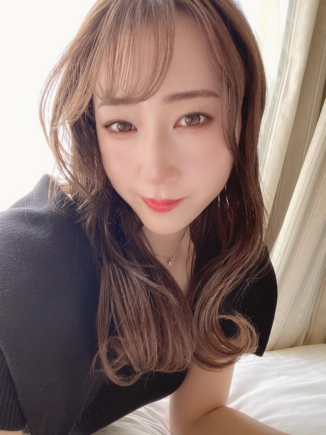 每天分享一个美女——花泽美玲 - 哔哩哔哩