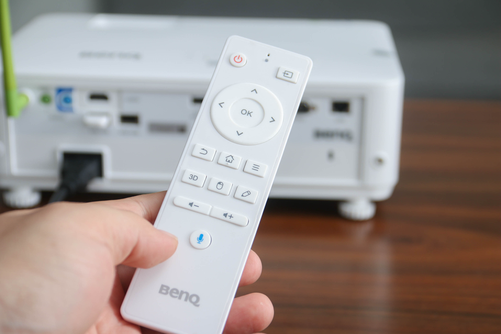 4000流明、四机同屏、双频双路Wifi，明基E592商务投影顶流之作？ - 哔哩哔哩