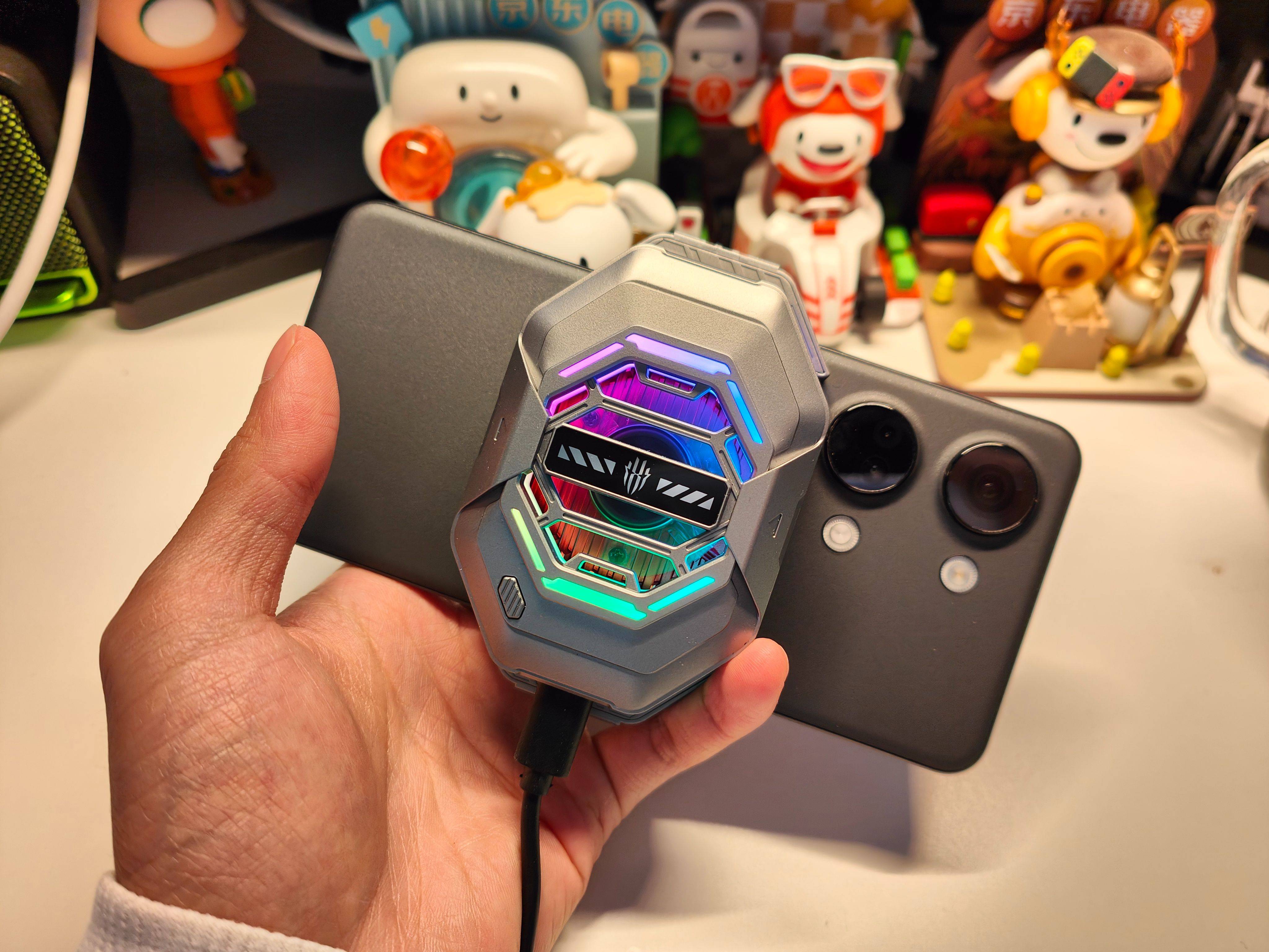 红魔散热器4Pro夹持版：27W超大功率，极致散热，冰凉一夏！ - 哔哩哔哩