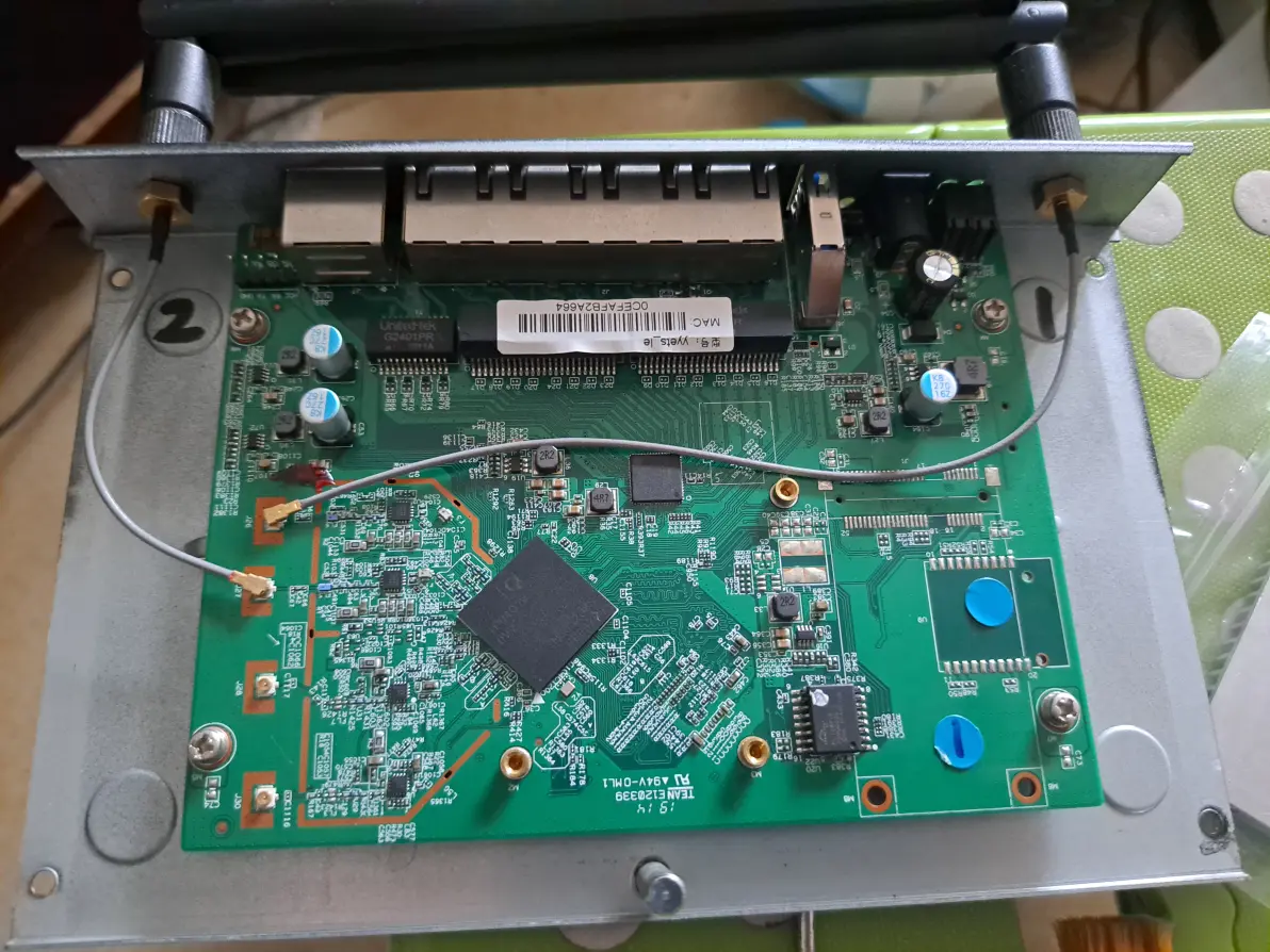 人人影视路由器一代(高通IPQ4019)拆解及硬改NAND和SD卡教程，刷竞斗云2固件 - 哔哩哔哩