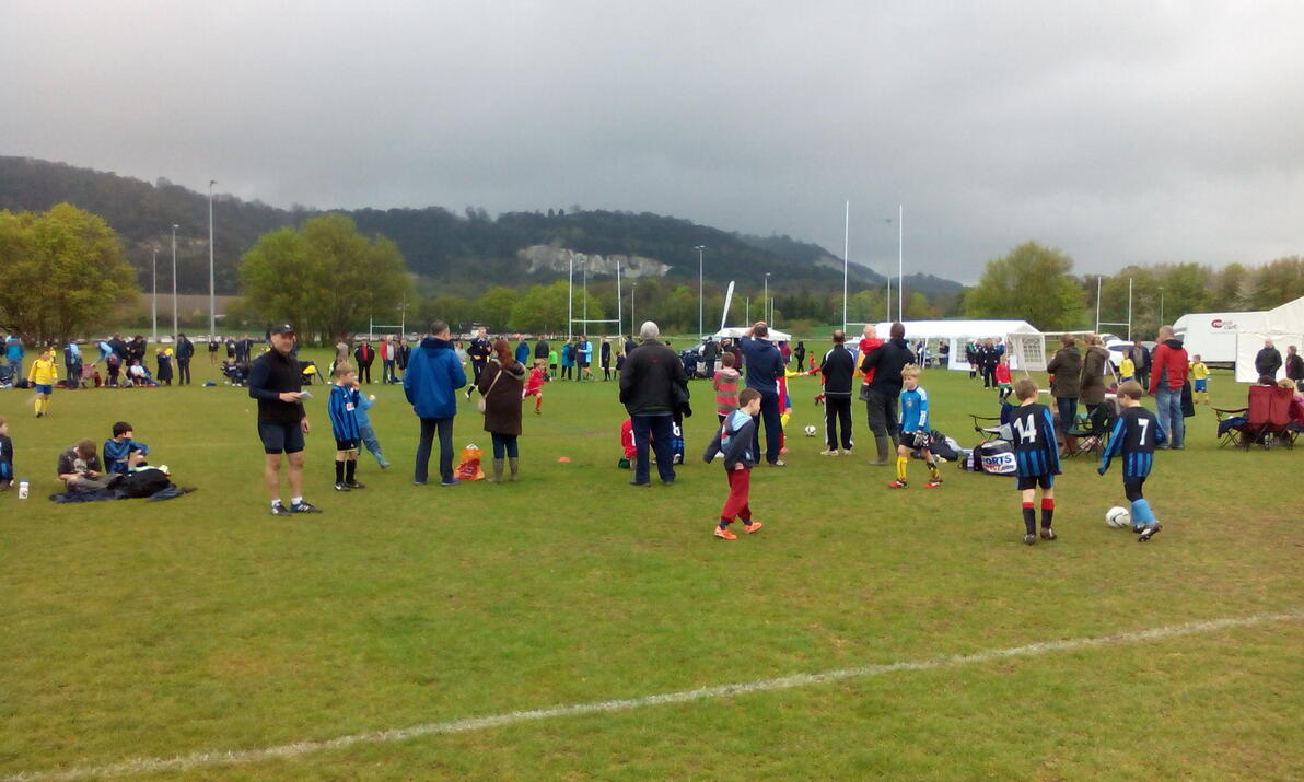 【小球会巡礼】多尔金流浪者俱乐部（Dorking Wanderers F.C.） - 哔哩哔哩