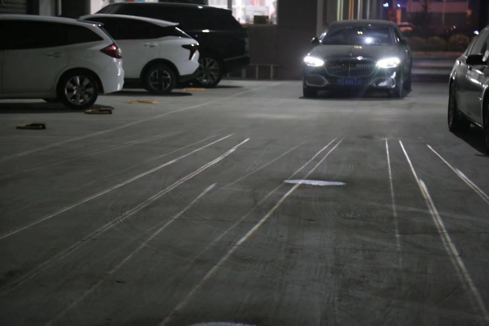 22款23款迈巴赫S480升级原厂流星雨数字大灯案例分享 - 哔哩哔哩