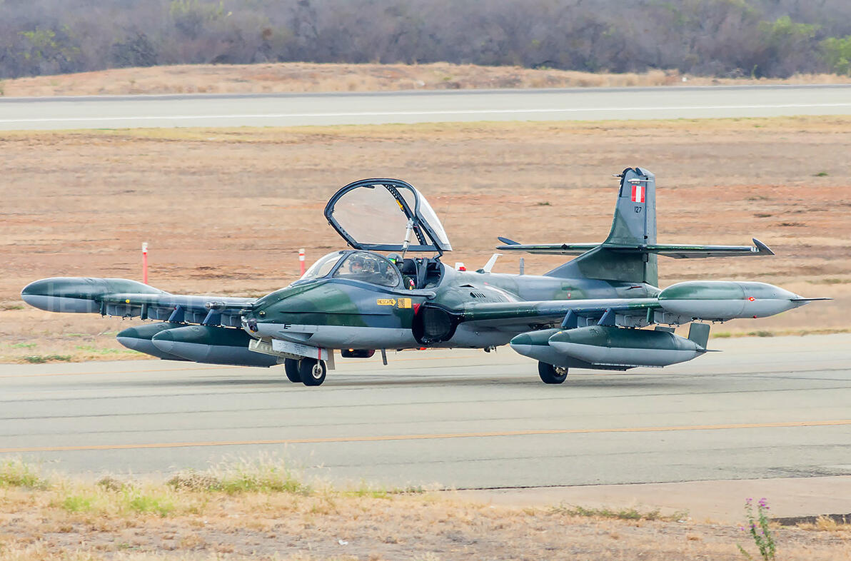 越战期间出动近两万架次的攻击机，美国A-37“蜻蜓” - 哔哩哔哩