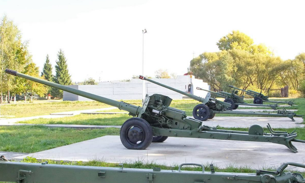 传承到现在的反坦克炮——T12/MT12 100mm反坦克炮 - 哔哩哔哩