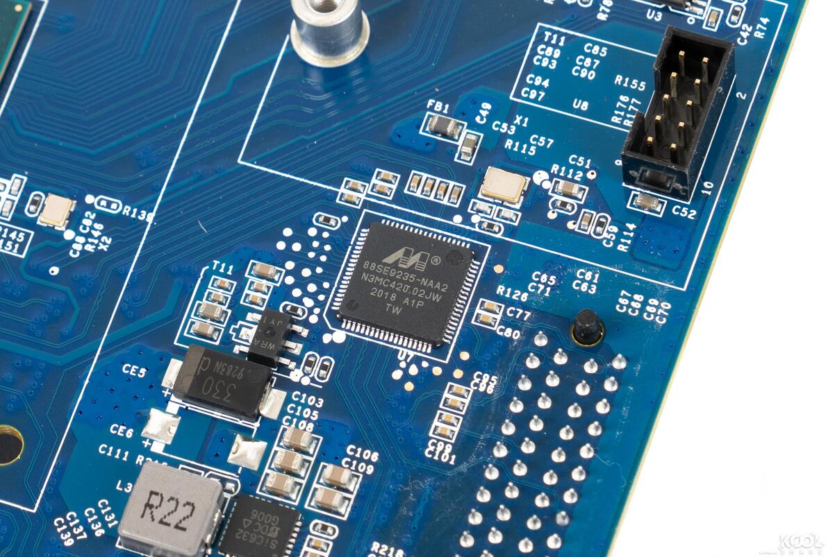 Synology 群晖 DS920+ 四盘位NAS开箱拆解评测 - 哔哩哔哩