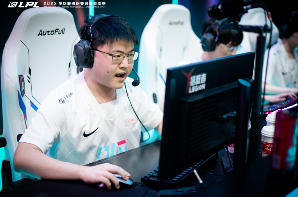 UZI正式复出！BLG1-2输给IG，暴露一大致命问题但未来可期！ - 哔哩哔哩