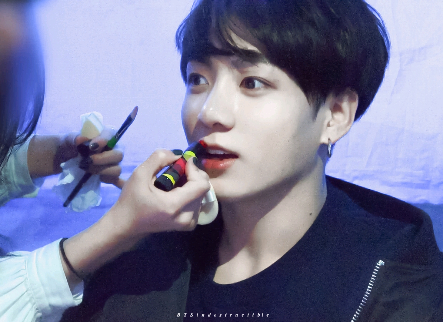 ·BTS田柾国||小甜饼·当你帮他涂口红 - 哔哩哔哩