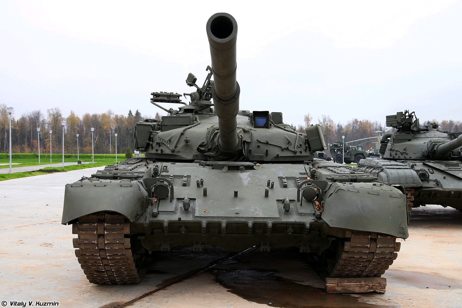 苏联T-80B主战坦克(Mod.1978/1982) - 哔哩哔哩