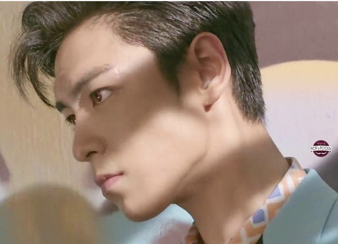 【韩网热议】T.O.P早就在Bigbang MV中宣传新事业！有被安利到吗？ - 哔哩哔哩