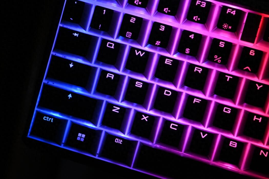 经典轴体有内味了，樱桃MX3.0 TKL RGB机械键盘开箱试玩 - 哔哩哔哩