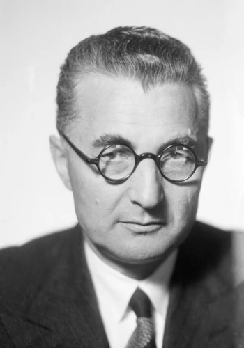 钢铁雄心4 各国家共产主义背景介绍（02）- 欧洲 - 哔哩哔哩