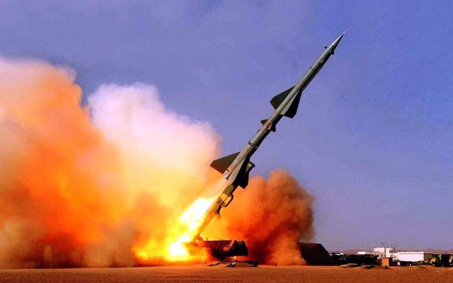 AIM120D3导弹用串列两级助推器，来实现双脉冲是“土法上马”！ - 哔哩哔哩