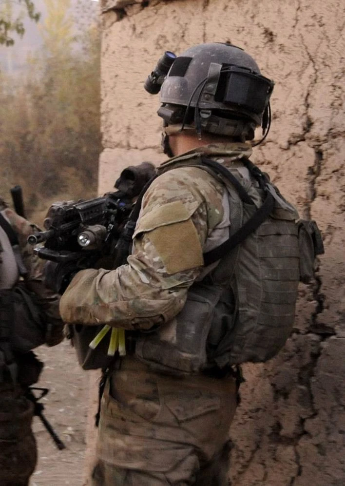 【轻武器科普】美国M249 SPW / Mk46 MOD 0轻机枪简介 - 哔哩哔哩