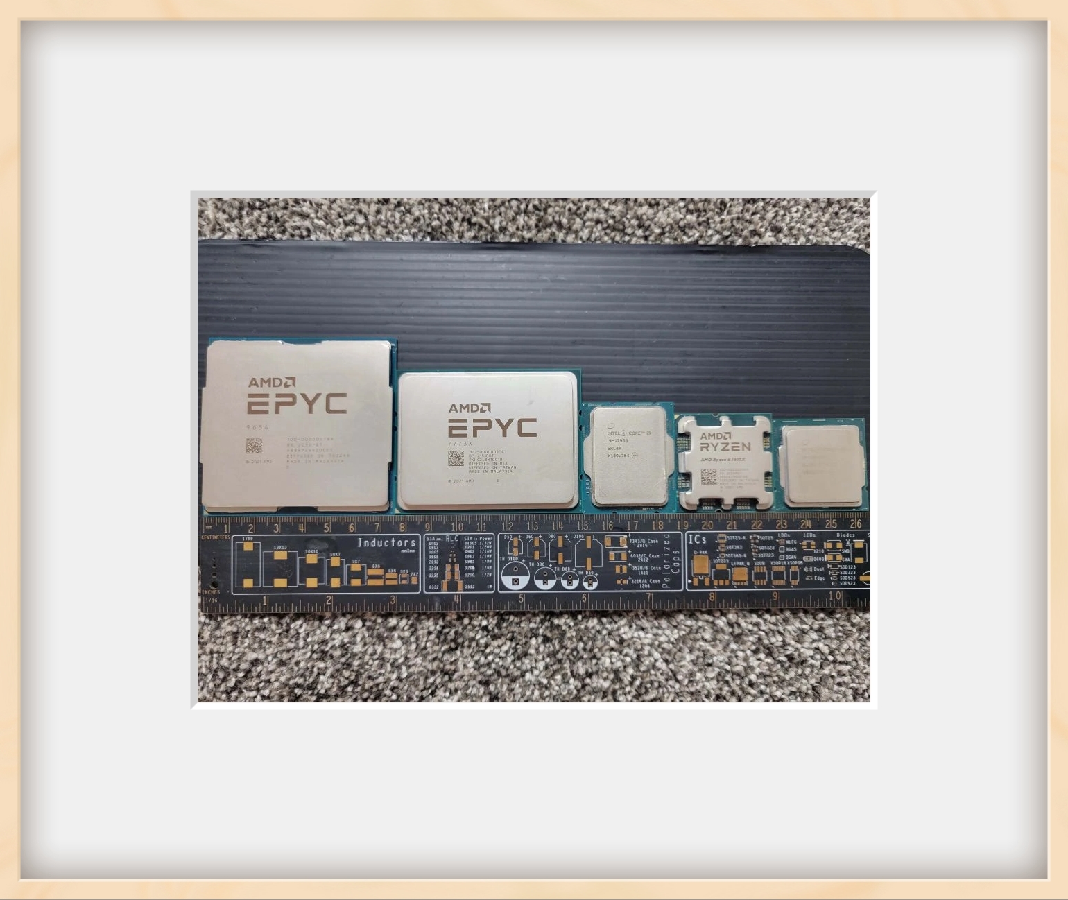 AMD：第四代 EPYC 处理器可通过更新 BIOS 方式支持 2DPC 内存配置，不需要重新设计 - 哔哩哔哩