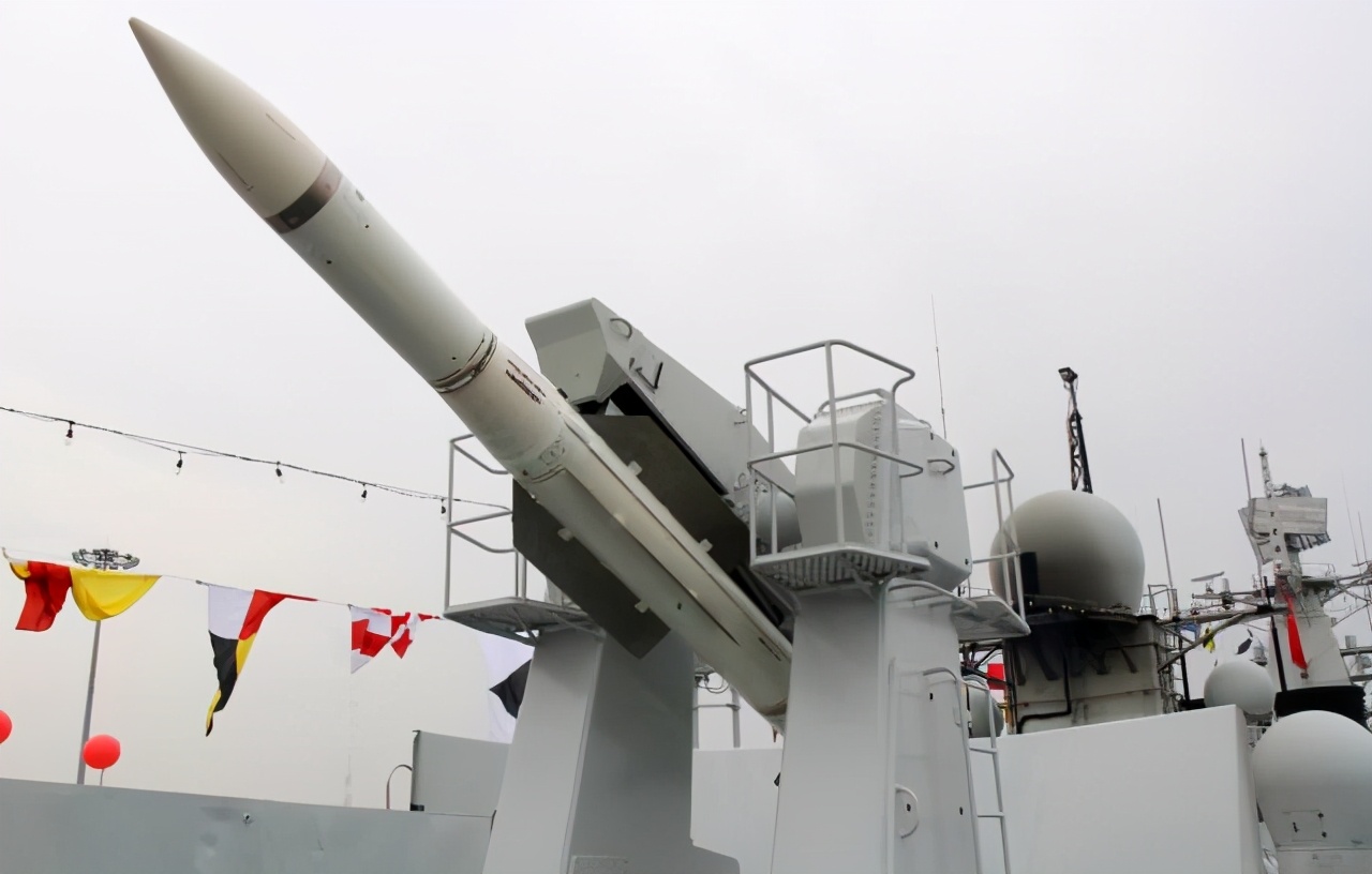 承上启下的先驱者：默默无闻的"中华现代"——052B型驱逐舰