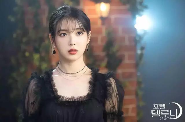 浅谈一下韩国第一女solo，IU李智恩为何这么厉害（这篇文章告诉你） - 哔哩哔哩