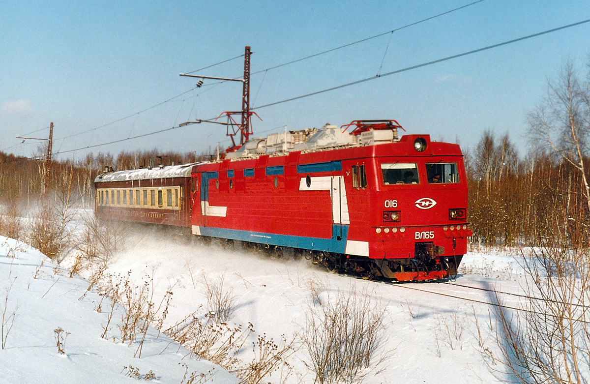 【铁道科普】从“板砖”到“螃蟹”——VL65型电力机车和EP1型电力机车（下篇） - 哔哩哔哩