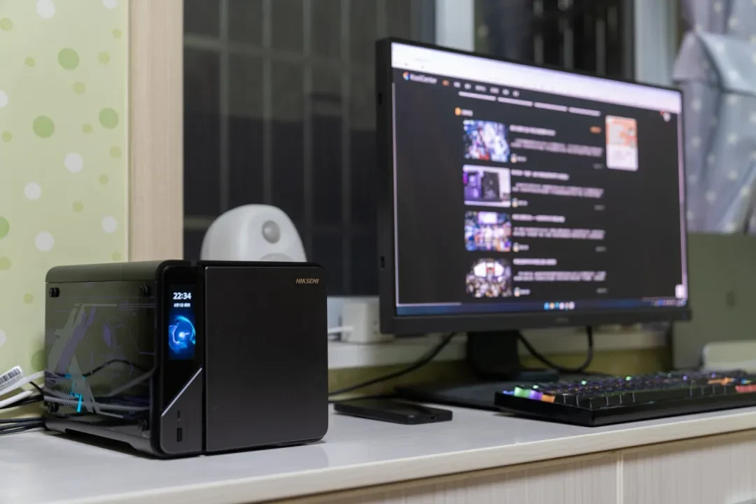 iStore OS和DSM的好伙伴，海康存储 R1 四盘位 NAS 开箱评测 - 哔哩哔哩