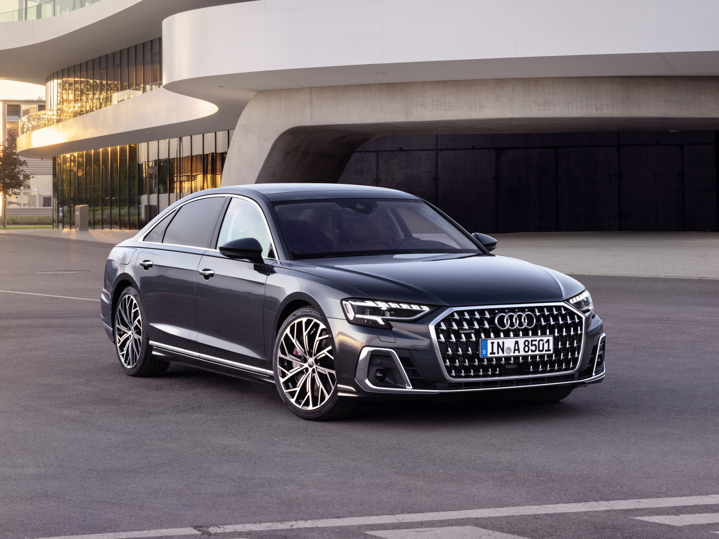 正面硬刚迈巴赫S级？奥迪A8霍希版发布，宝马7系这次掉队了！ - 哔哩哔哩