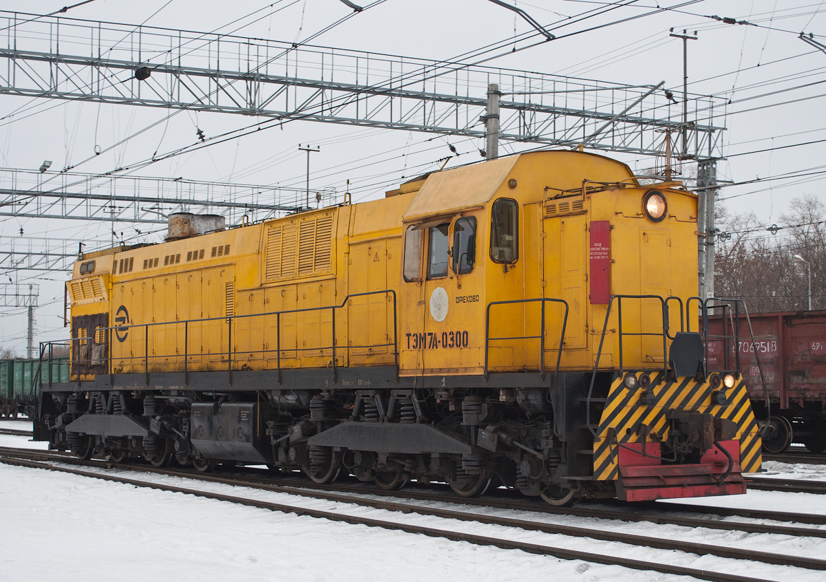 【科普】中间构架式四轴转向架——苏联铁道部TEM7型和TEM7A型内燃机车 - 哔哩哔哩