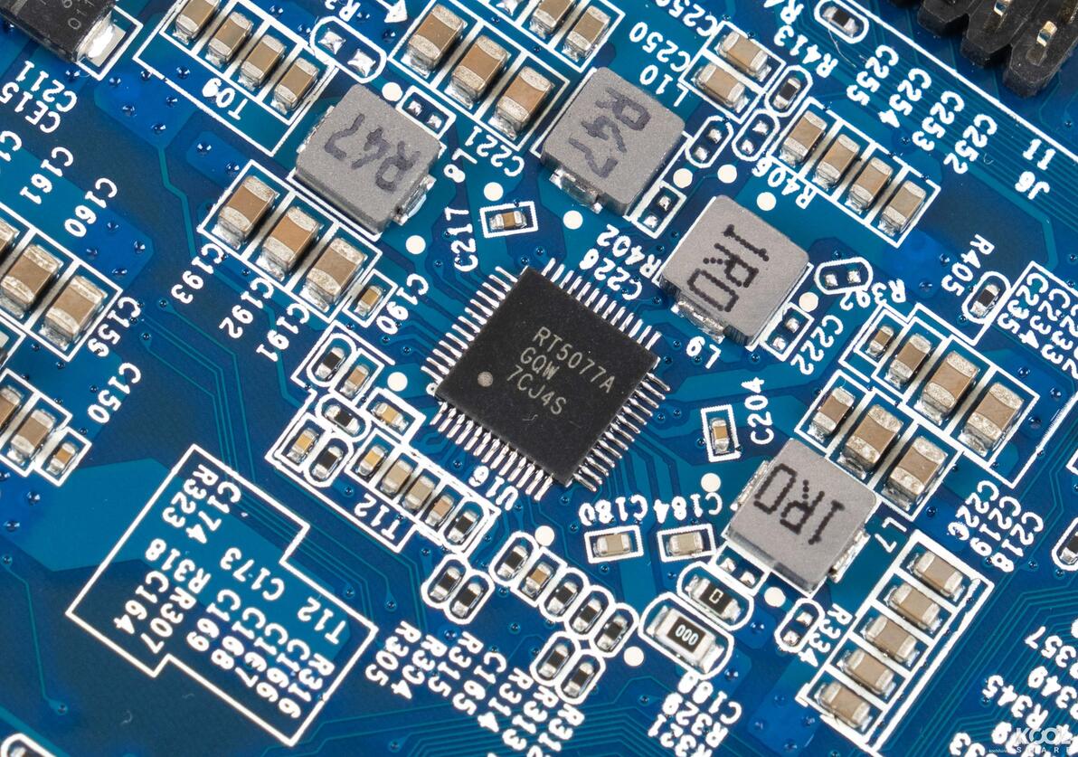 Synology 群晖 DS1520+ 五盘位NAS 开箱拆解评测 - 哔哩哔哩