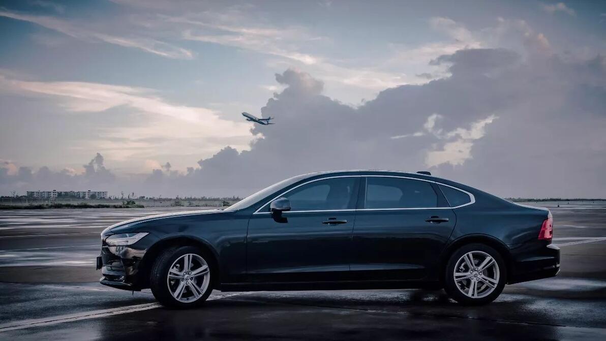 性冷淡的北欧简约系，山姆试驾沃尔沃旗舰S90，能否直刺BBA要害？ - 哔哩哔哩