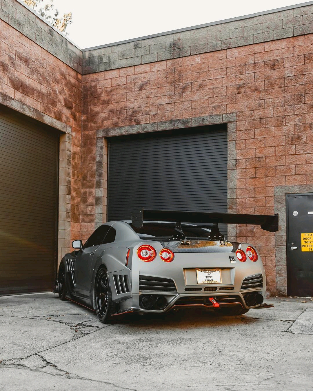 日产GTR，VARIS Kamikaze-R Supersonic Version 2宽体套件 - 哔哩哔哩