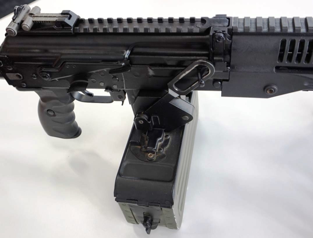 AK系轻机枪，但是弹链供弹——苏联PU“统一供弹机枪”项目 - 哔哩哔哩