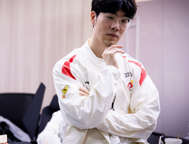 一个敢问一个敢答，shanji回应亮表情：很正常，私下关系都挺好的 - 哔哩哔哩