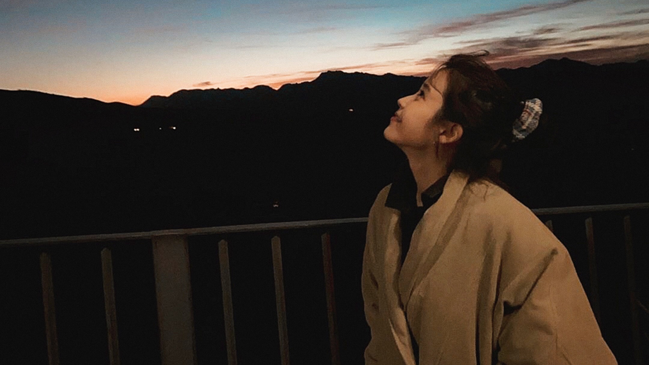 IU ONLYU 电脑壁纸合集 - 哔哩哔哩