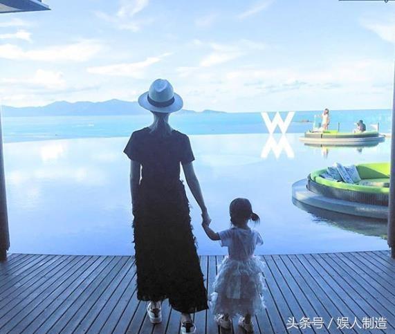 昆凌晒与周杰伦合照，甜蜜诠释着何谓“我们背对背拥抱” 哔哩哔哩
