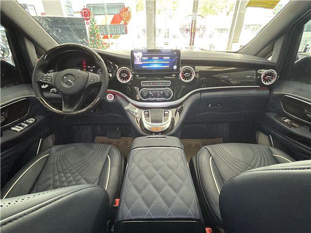 奔驰威霆迈巴赫VS680L，顶级豪华舒适配置，实车解析 - 哔哩哔哩