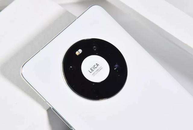 华为Mate40上手一周，对比苹果iPhone12，2个短板不吐不快 - 哔哩哔哩