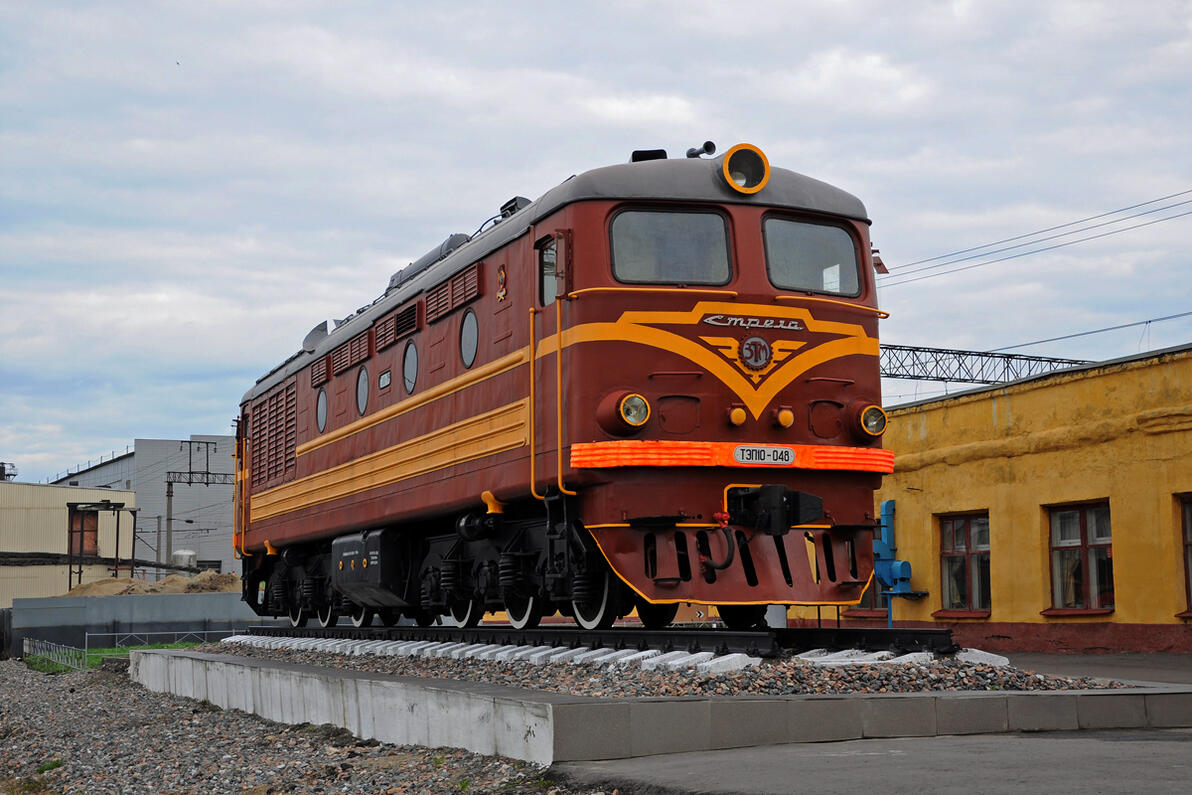 【内燃机车科普】时不时喷黑烟的TE10型内燃机车系列 - 哔哩哔哩