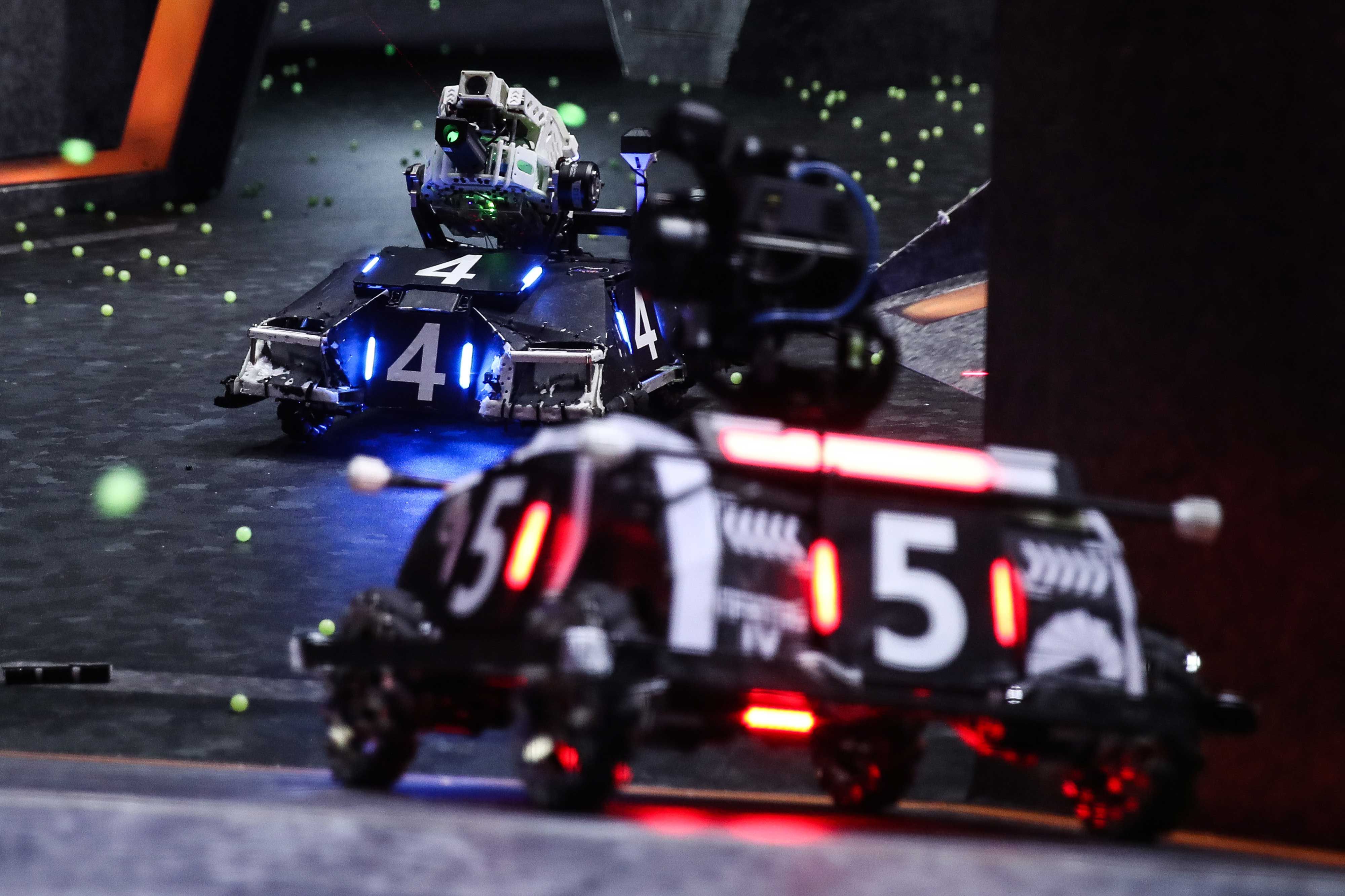 ROBOMASTER机甲大师赛事宣传 - 哔哩哔哩