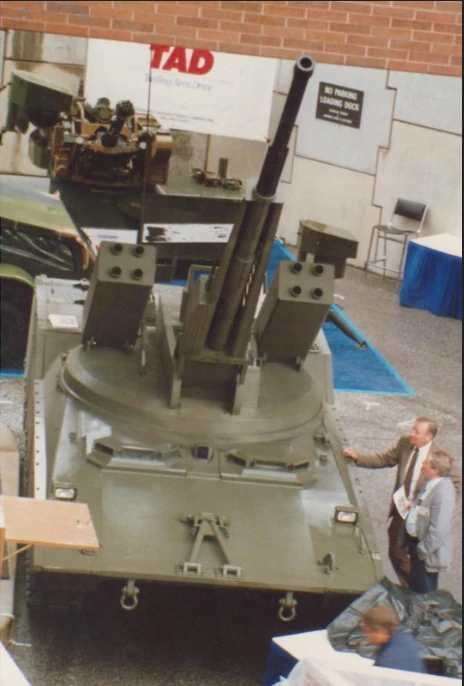 HSTV（L）的兄弟们——“RDF/LT”（快速部署部队轻型坦克）和“13.2吨RDF/LT” - 哔哩哔哩