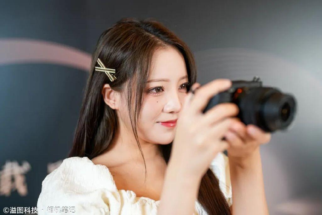 索尼全幅微单完全梳理 (截止到7CM2/7CR) - 哔哩哔哩