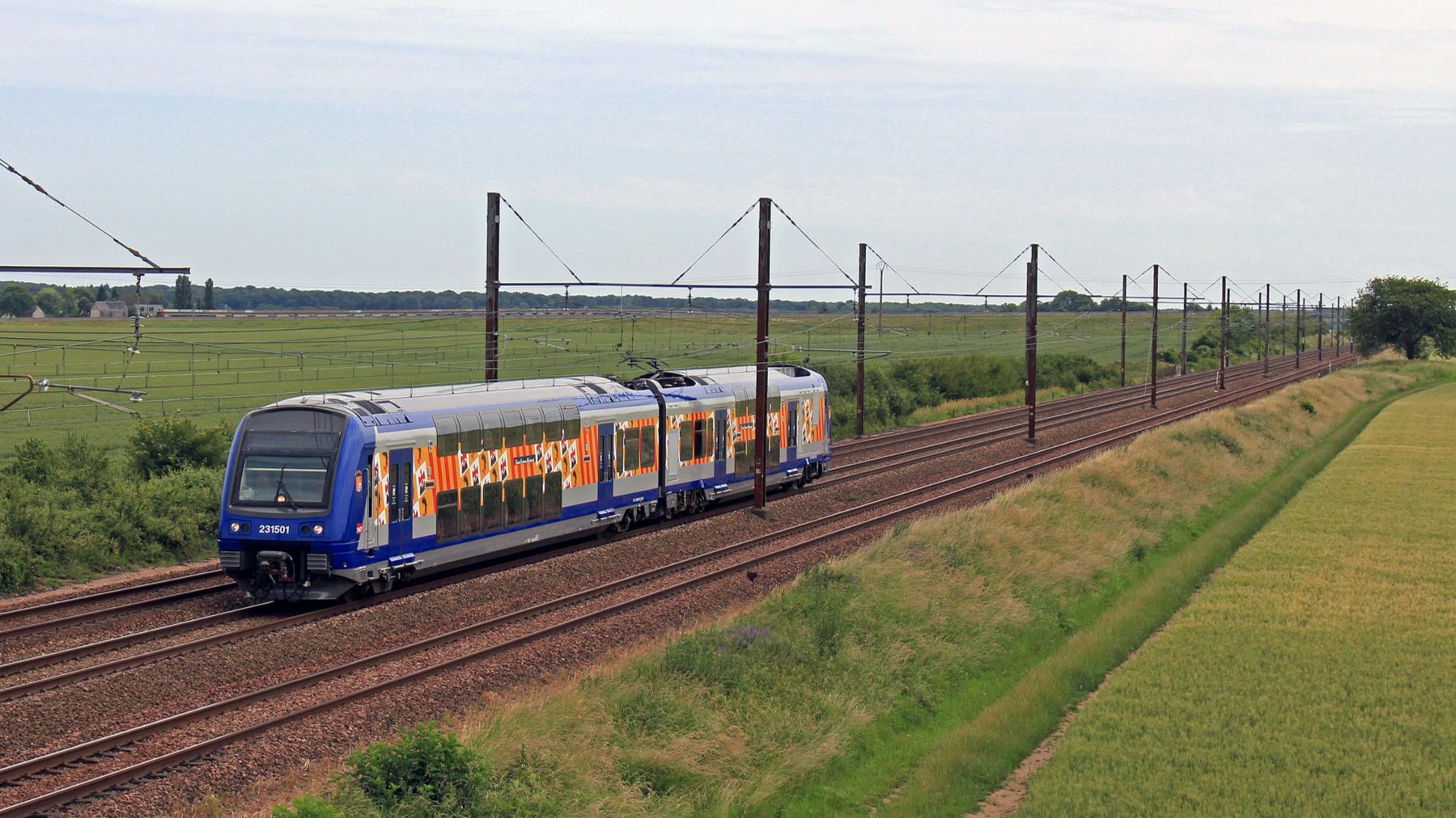 灵活高效的双层列车——Z 23500型动车组列车 - 哔哩哔哩