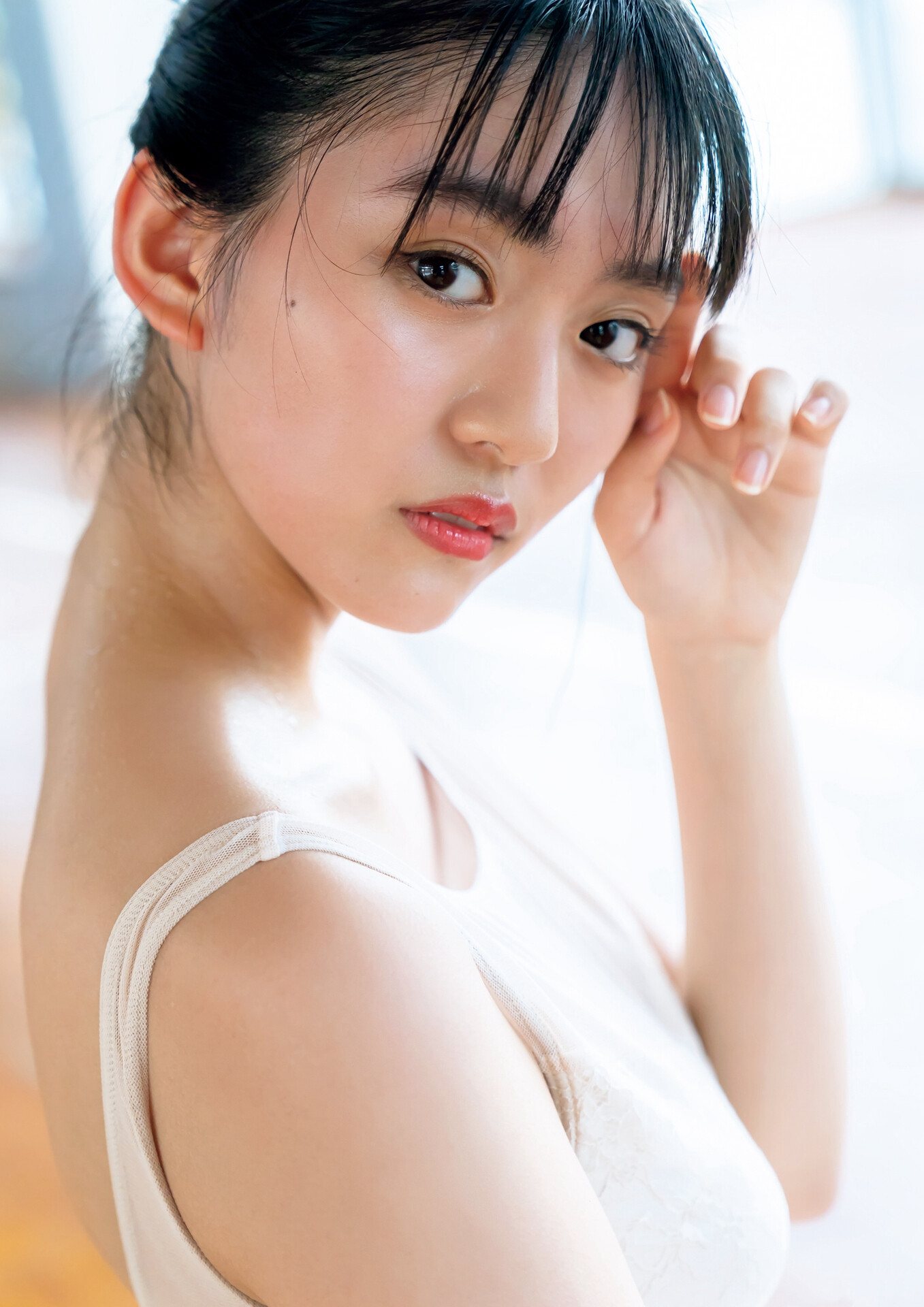 丰田露娜1st写真集 月 Luna - 哔哩哔哩