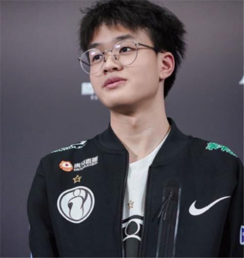 LPL转会期爆料：XUN和ELK已经加盟BLG，OBGG显示两人已经进入队伍！ - 哔哩哔哩