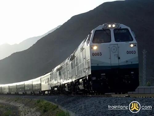 【科普】高原雄鹰-NJ2型内燃机车 - 哔哩哔哩