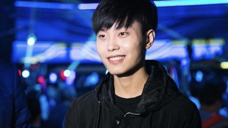 Koro1透露工资:在EDG的时候只有几千，去了RNG年薪百万 - 哔哩哔哩