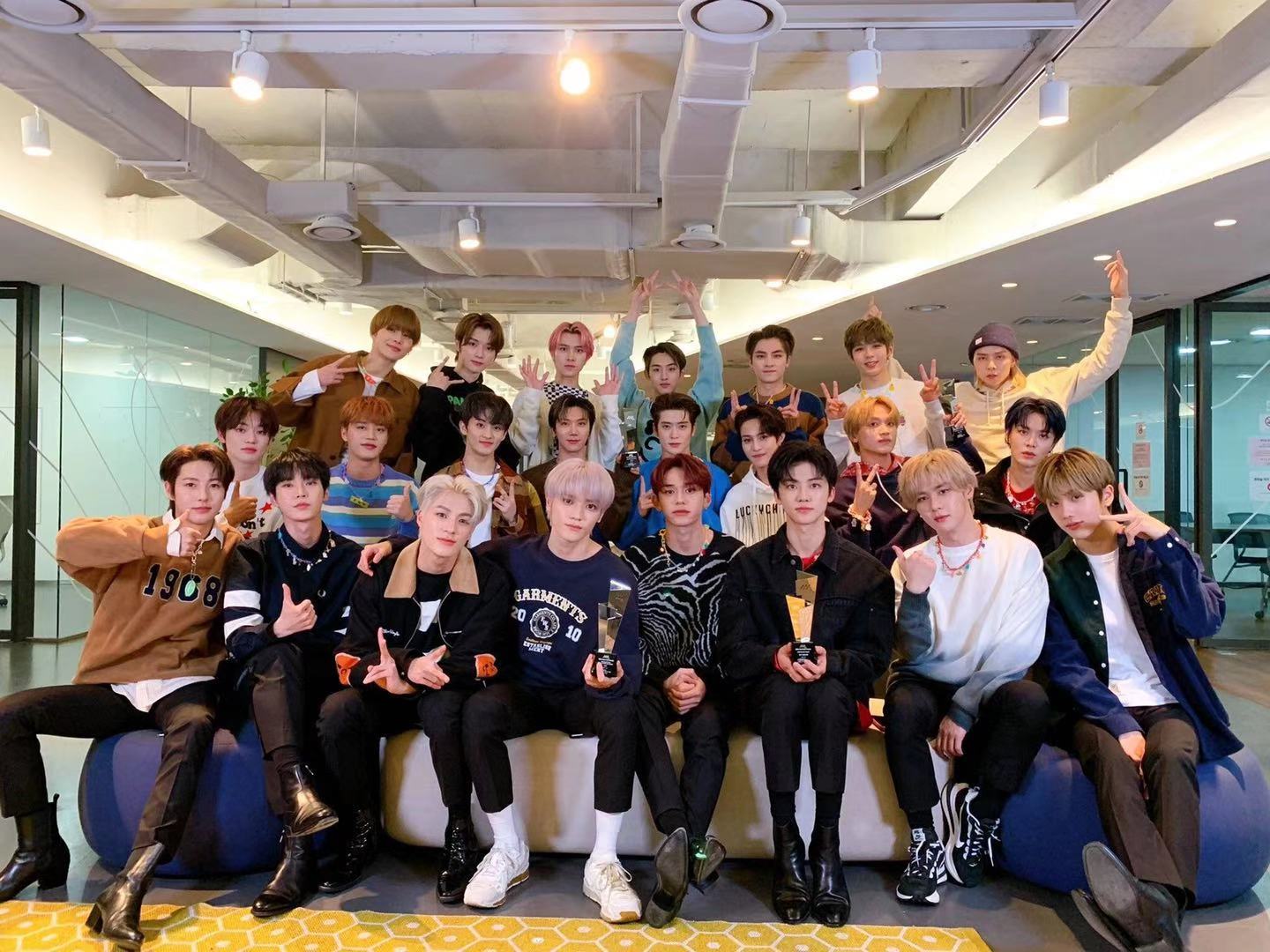 NCT2020回归23人合照 - 哔哩哔哩