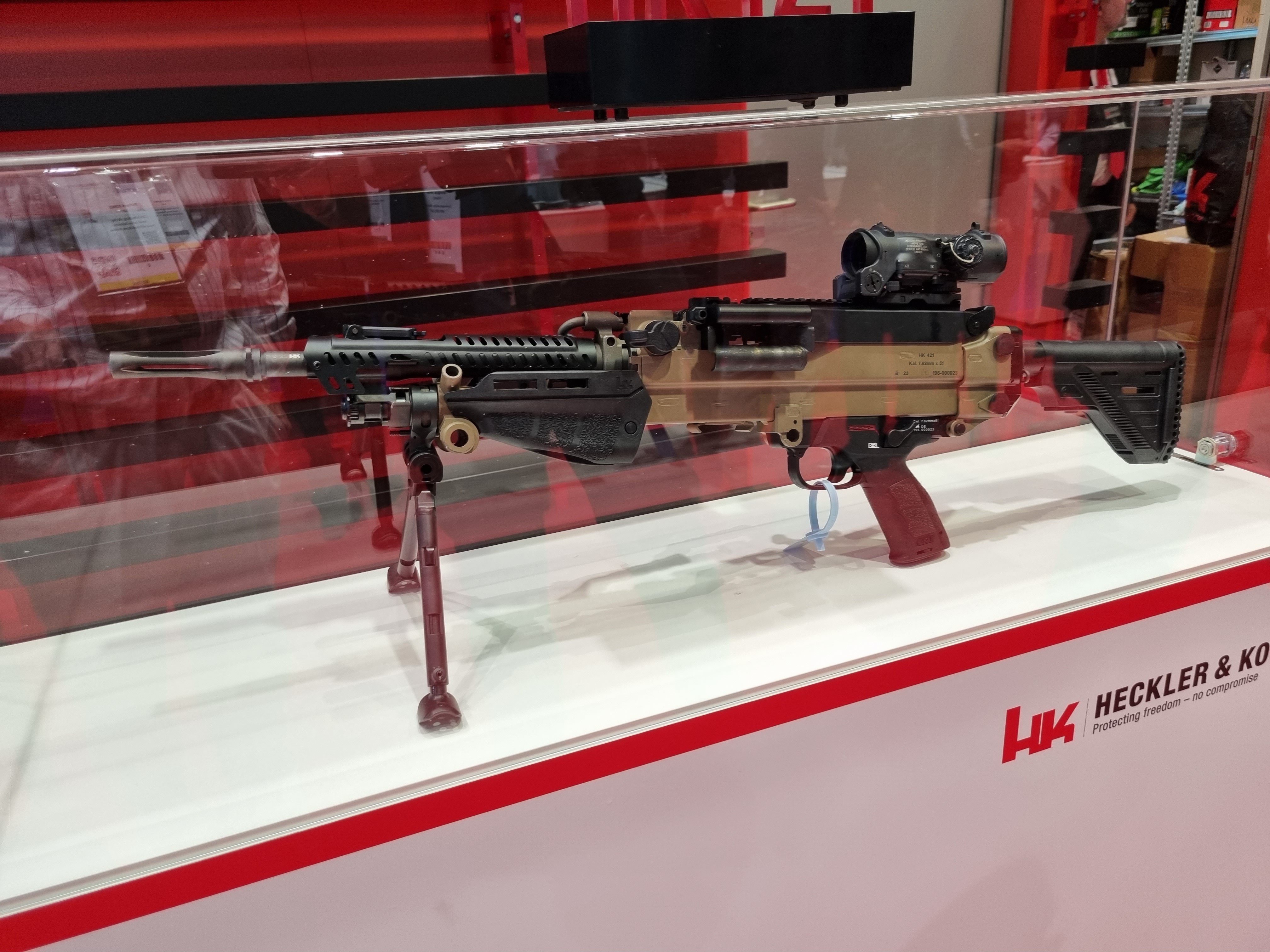 H&K的新玩具，HK421机枪 - 哔哩哔哩