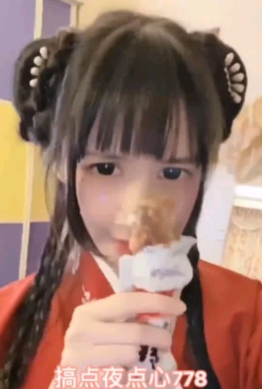 蔡萝莉现实生活照秒被删?还好我保存了 哔哩哔哩