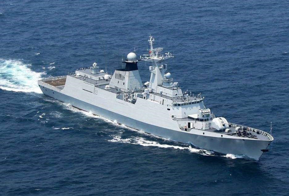 2艘054看来不上垂发，而是24联装HHQ10导弹！ - 哔哩哔哩