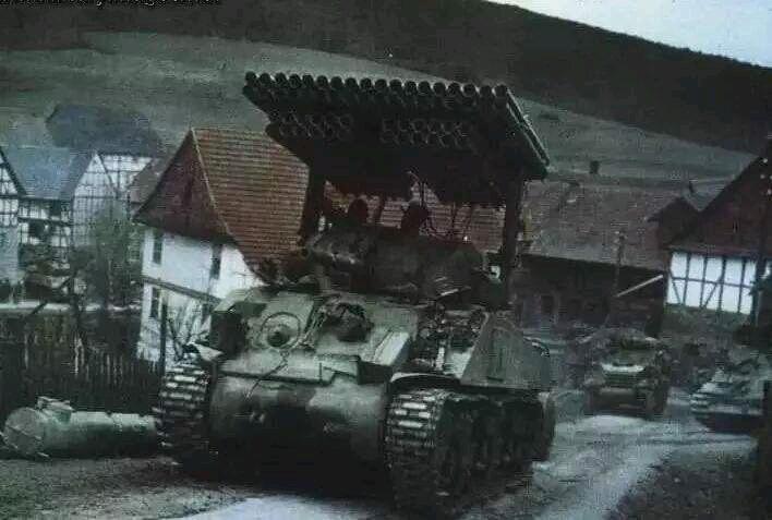 战车专栏:M4谢尔曼坦克的不同型号 - 哔哩哔哩